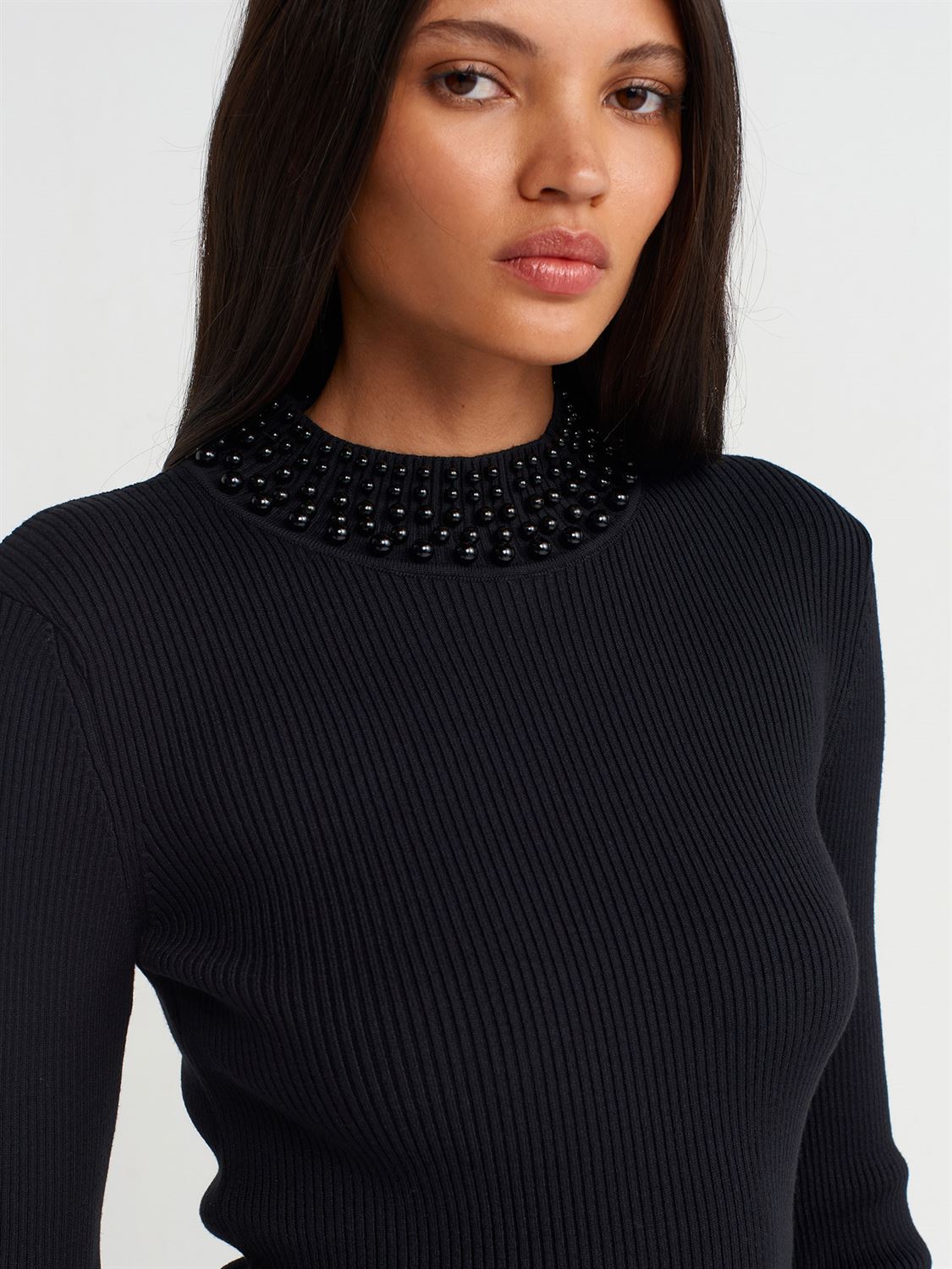 10618 İncili Arkası Düğme Detaylı Triko Kazak-Siyah | TRİKO | Dilvin